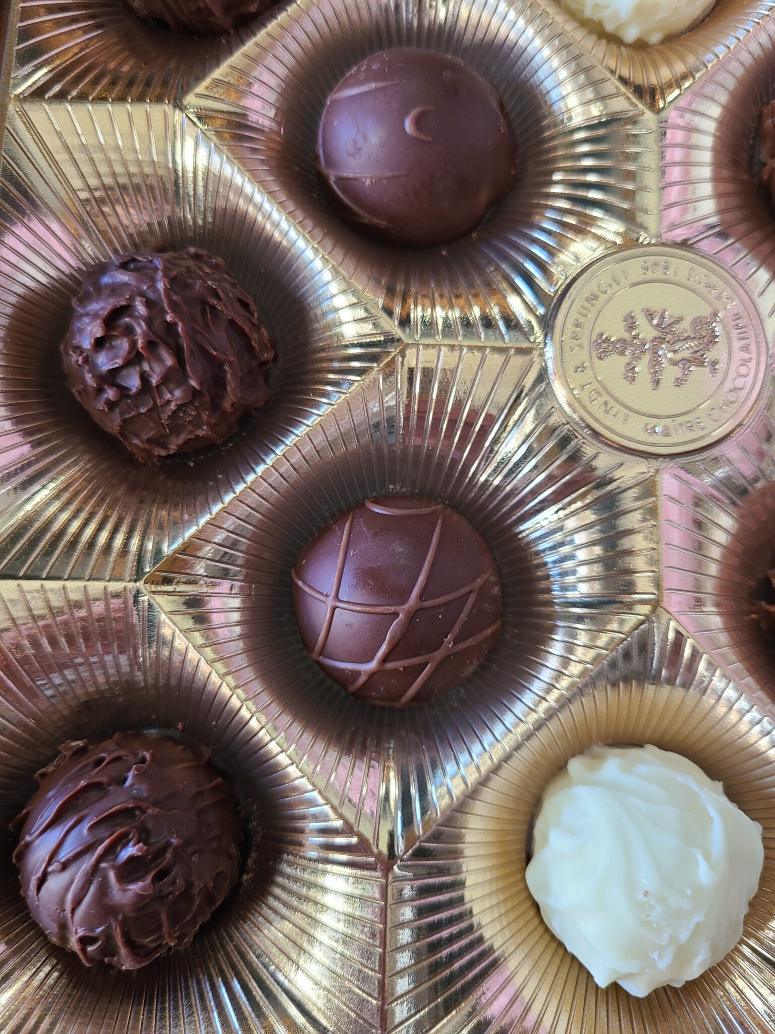 How to Create a Beautiful Truffle Tree for Valentine’s Day - 9 House